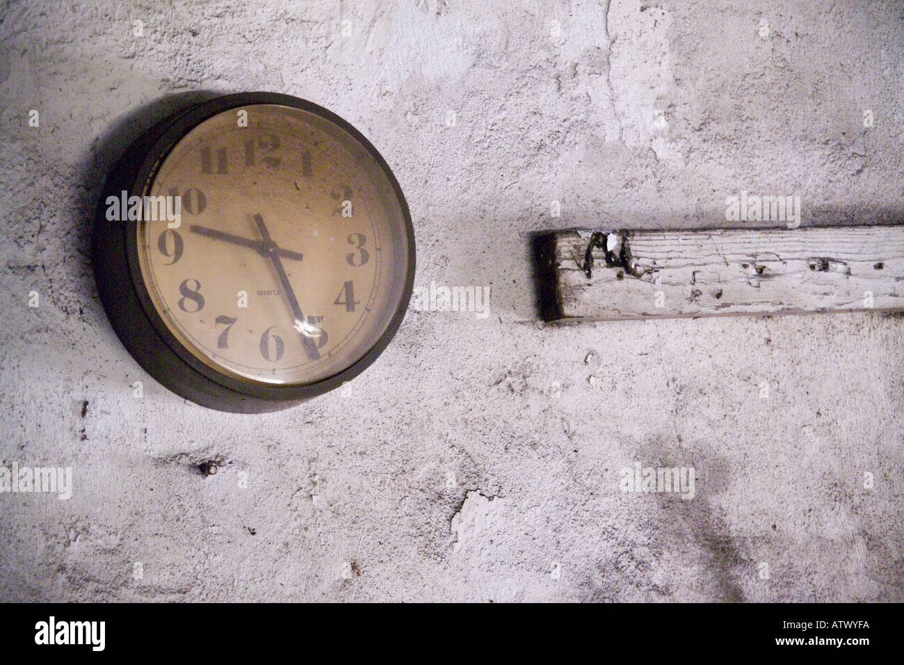 Old dusty clock hi-res stock photography and images - Alamy