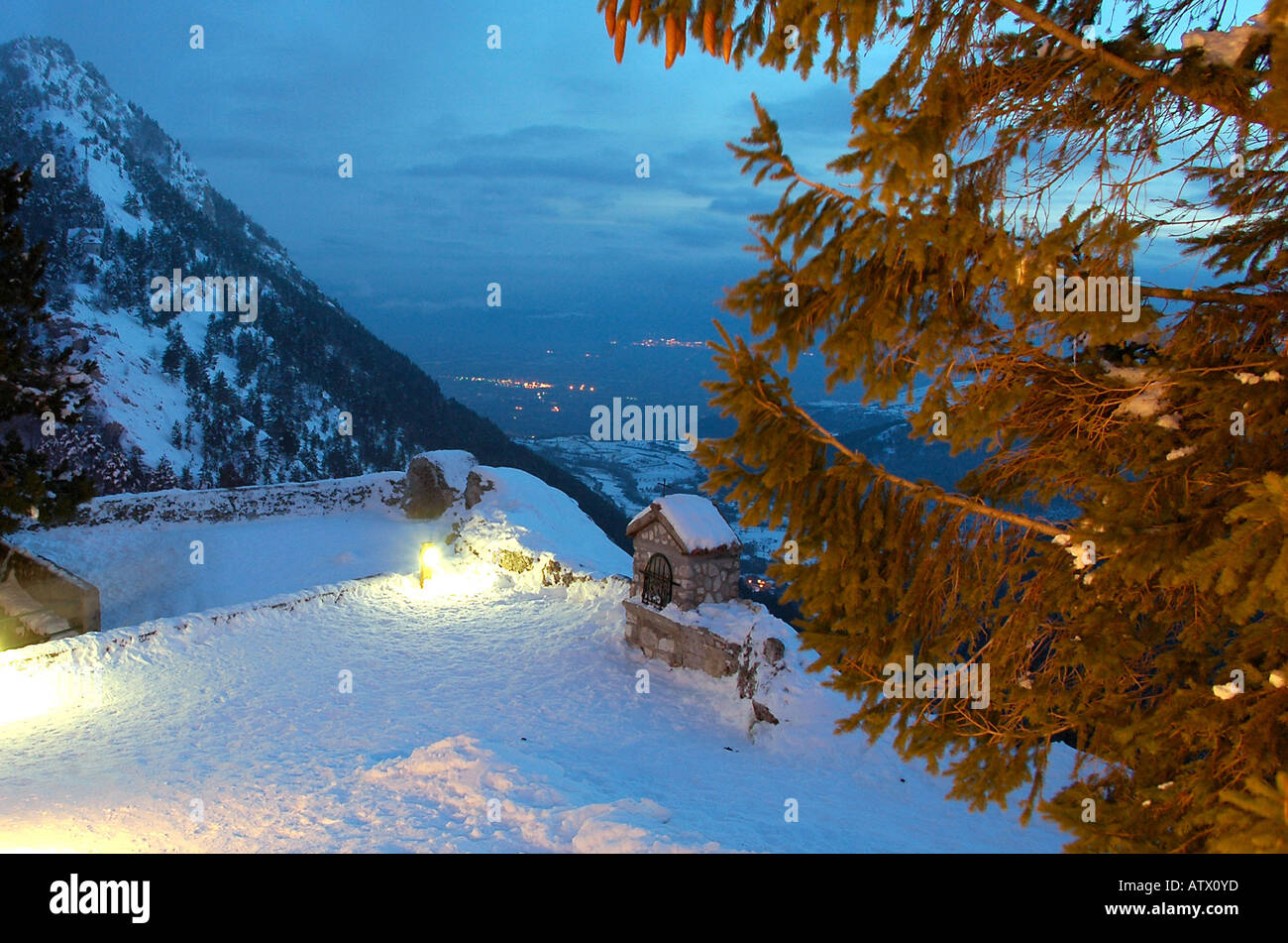 Snow ovindoli abruzzo italy hi-res stock photography and images - Alamy