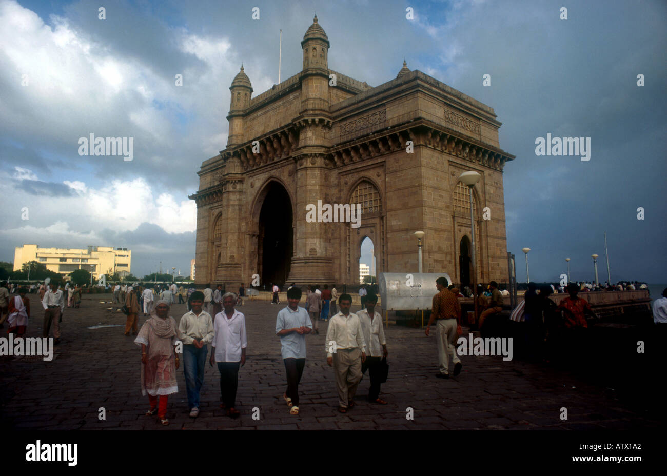 GATE OF INDIA BOMBAY PH DAN WHITE Stock Photo - Alamy