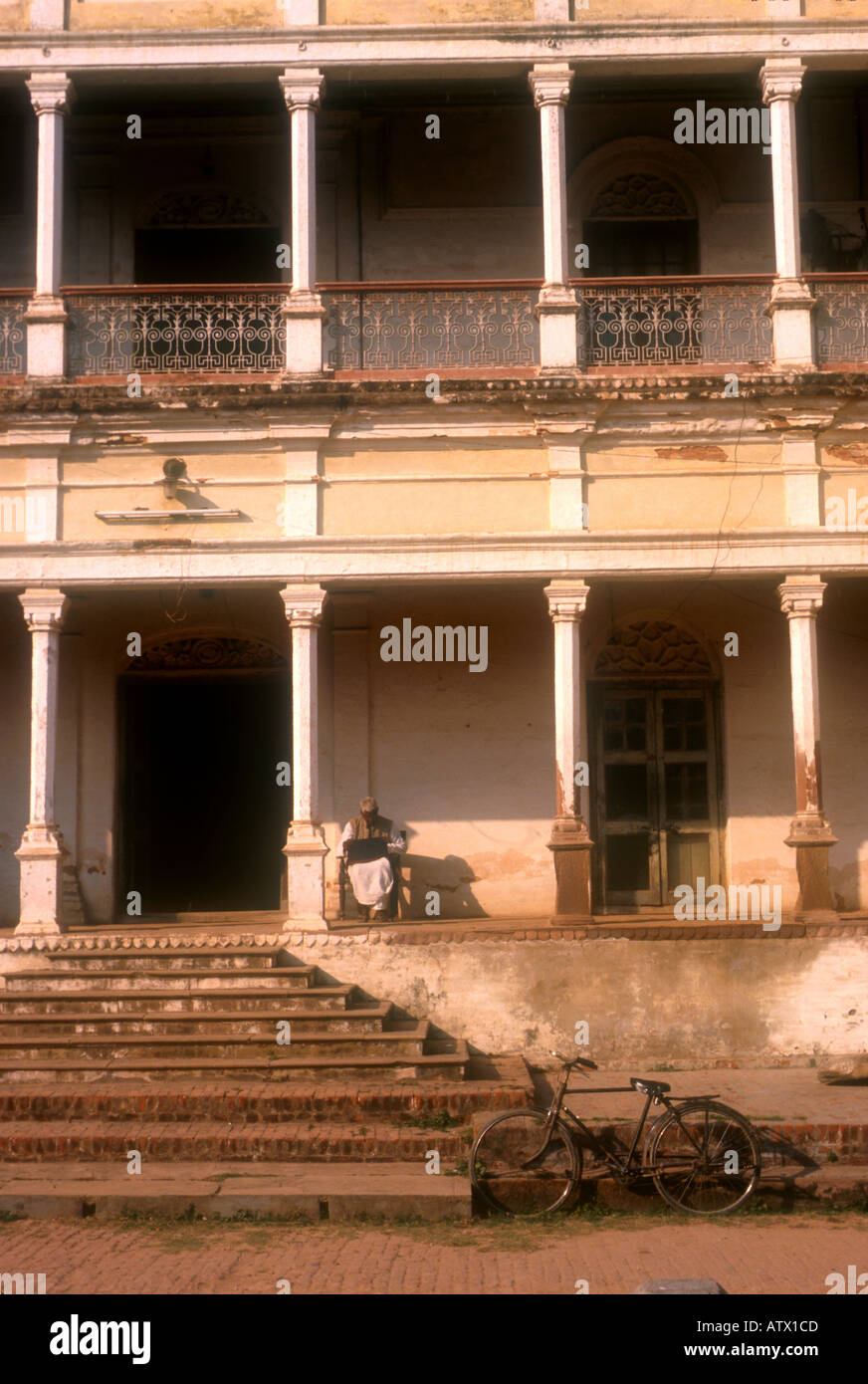 OLD HOUSE UTTAR PRADESH INDIA PH DAN WHITE Stock Photo - Alamy