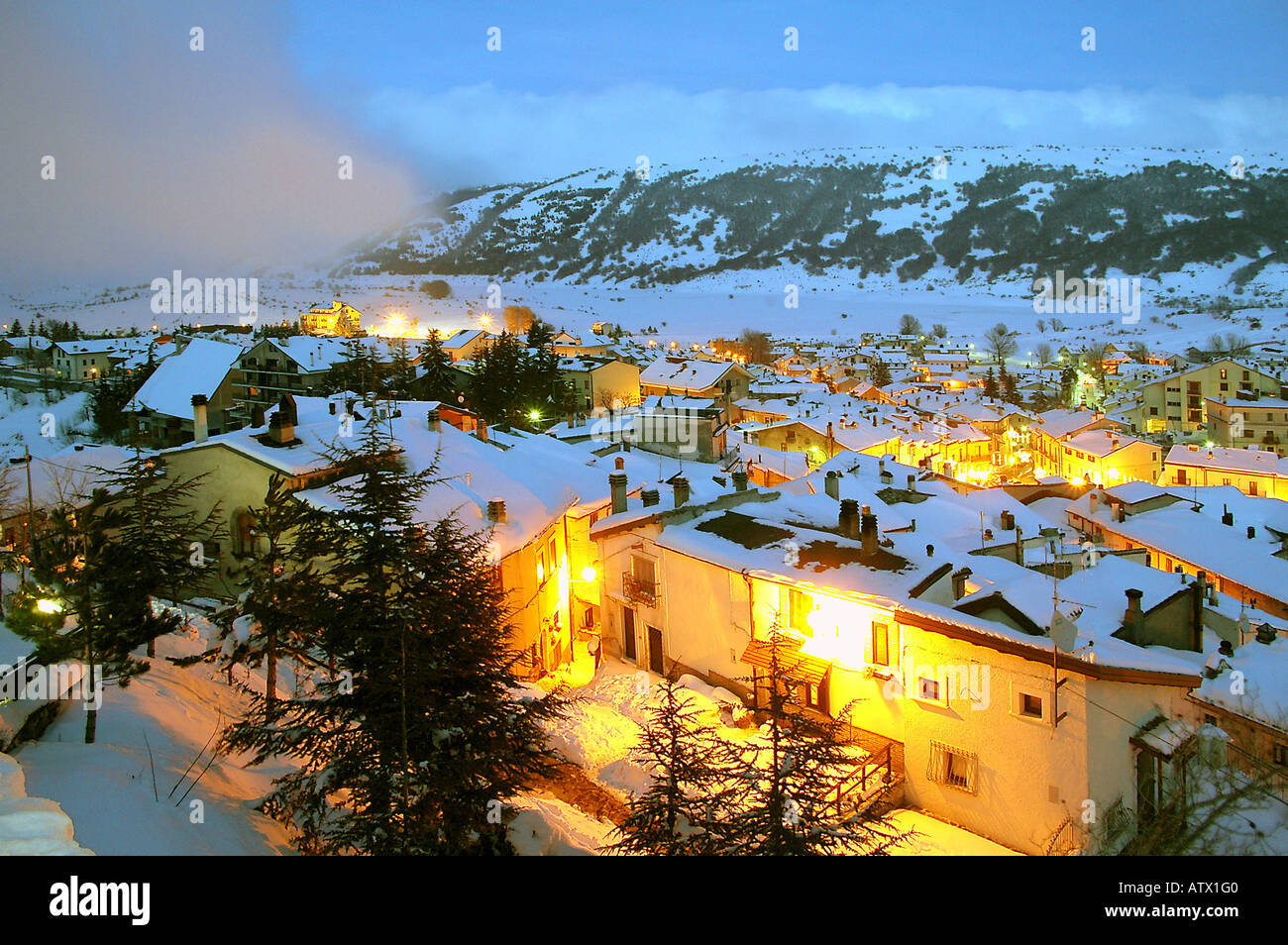 Snow ovindoli abruzzo italy hi-res stock photography and images - Alamy