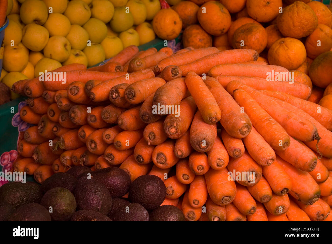 Mexican fruit display hi-res stock photography and images - Alamy