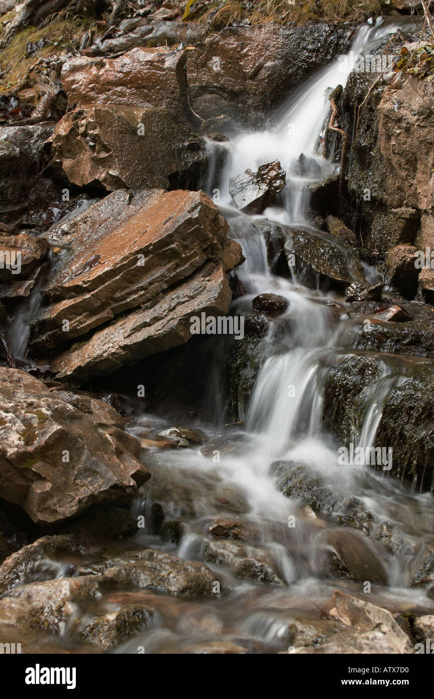 Water flowing over rock ledge hi-res stock photography and images - Alamy