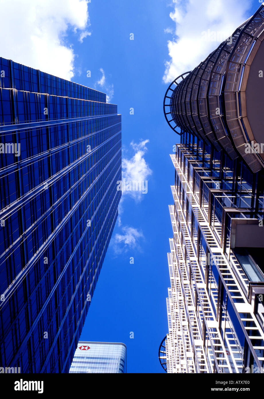 Modern skysrapers hi-res stock photography and images - Alamy