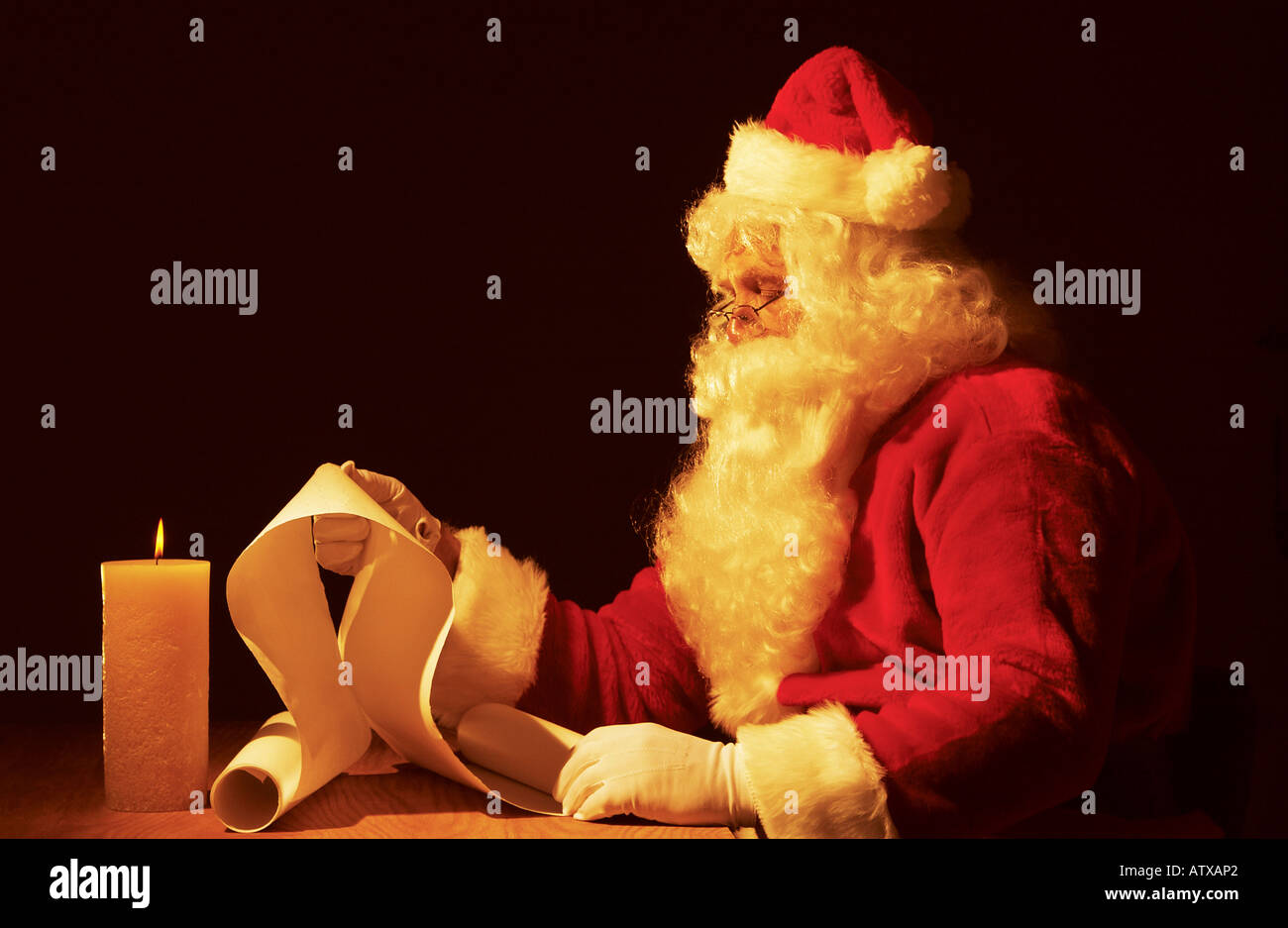 Naughty and nice list hi-res stock photography and images - Alamy