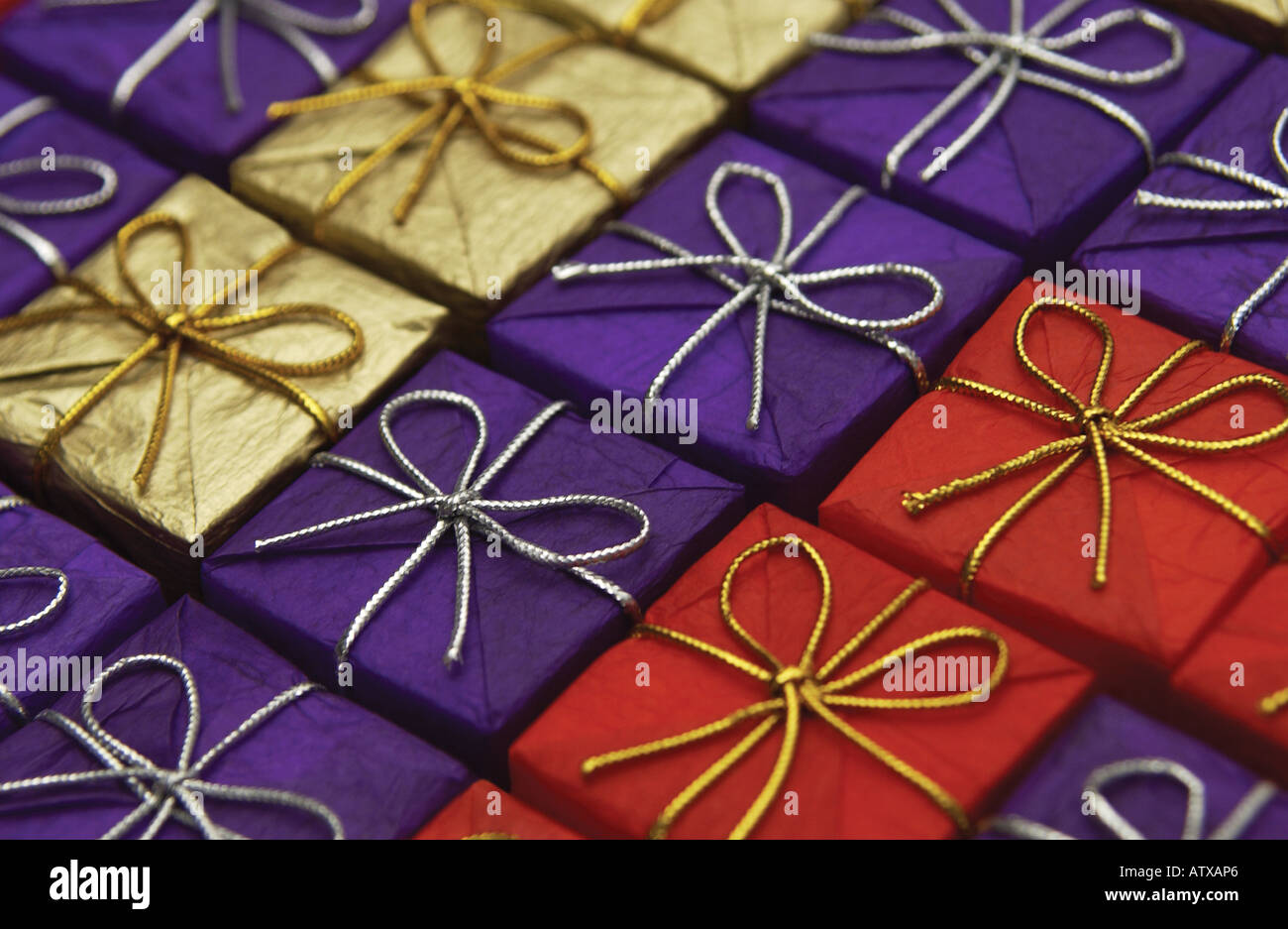 Christmas present pattern hi-res stock photography and images - Alamy