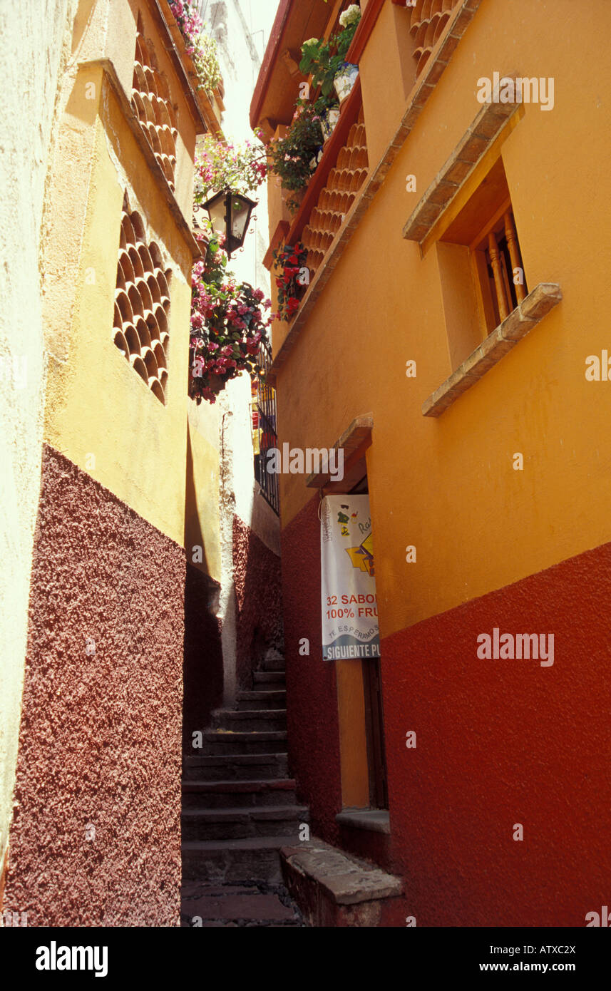 Kiss alley in guanajuato hi-res stock photography and images - Alamy