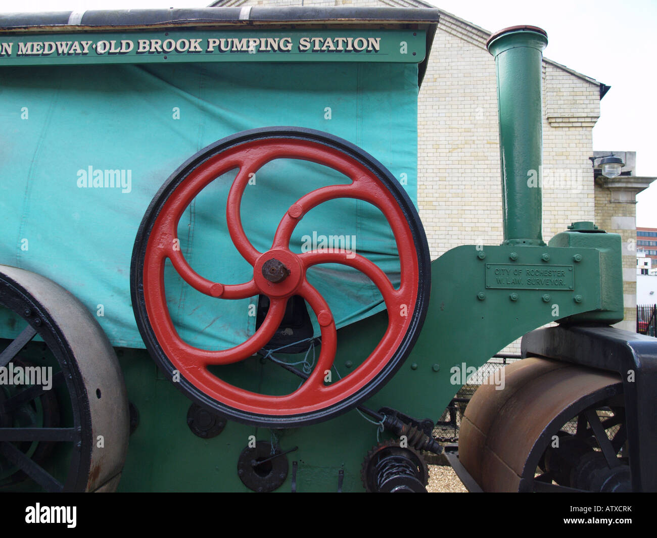victorian steamroller steam engine fly wheel Stock Photo - Alamy