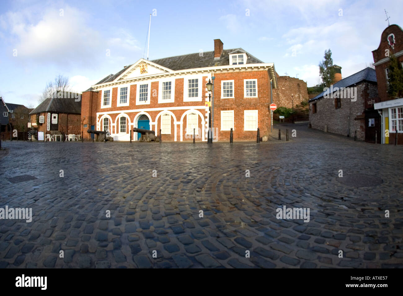 Custom approach hi-res stock photography and images - Alamy