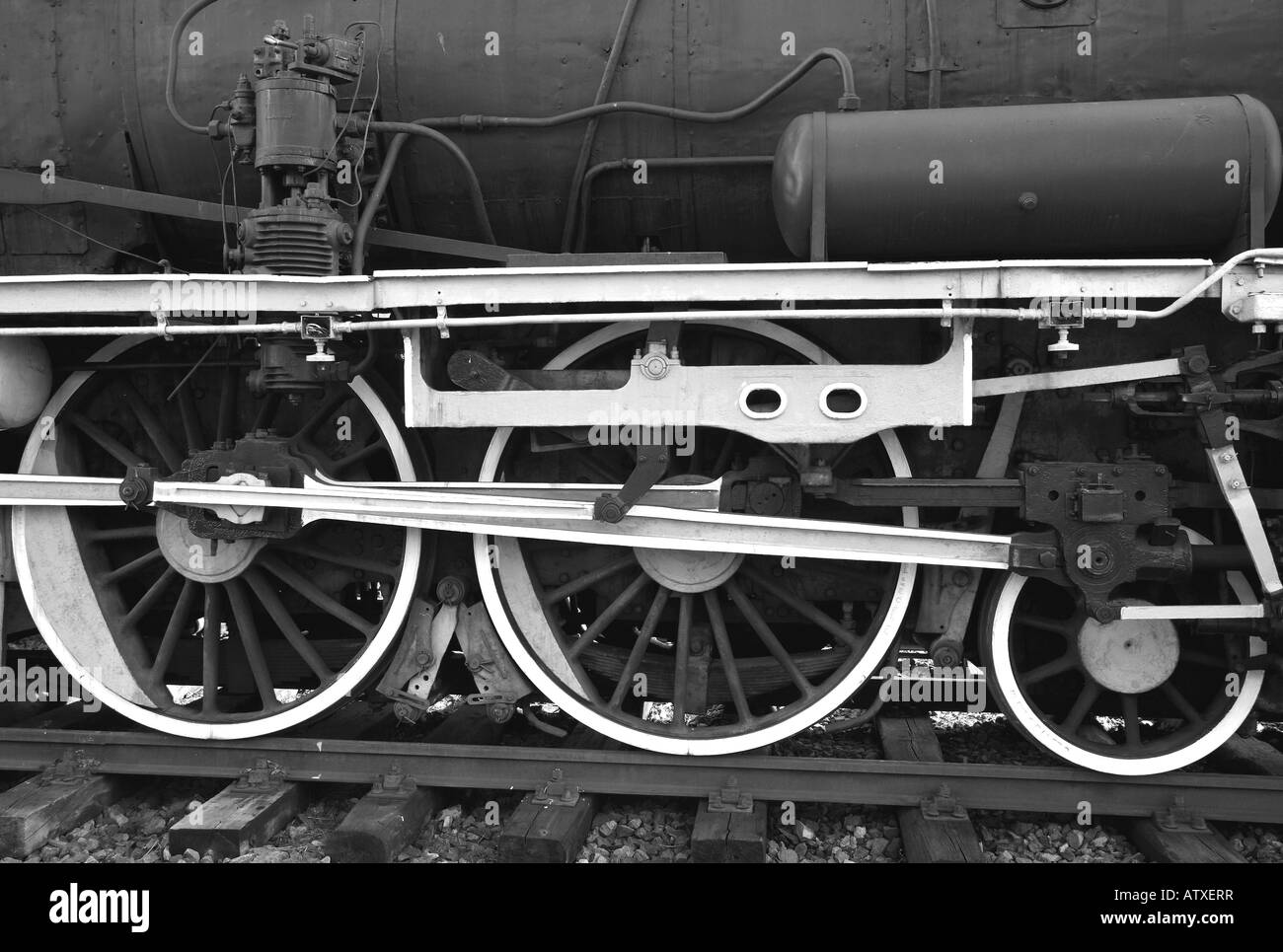 Steam engine steel wheels and propulsion mechanism Stock Photo - Alamy