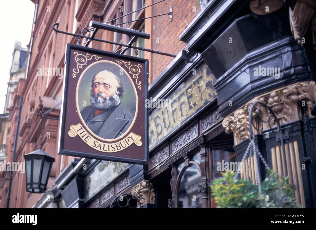 Sign Pub London England UK Europe Stock Photo - Alamy