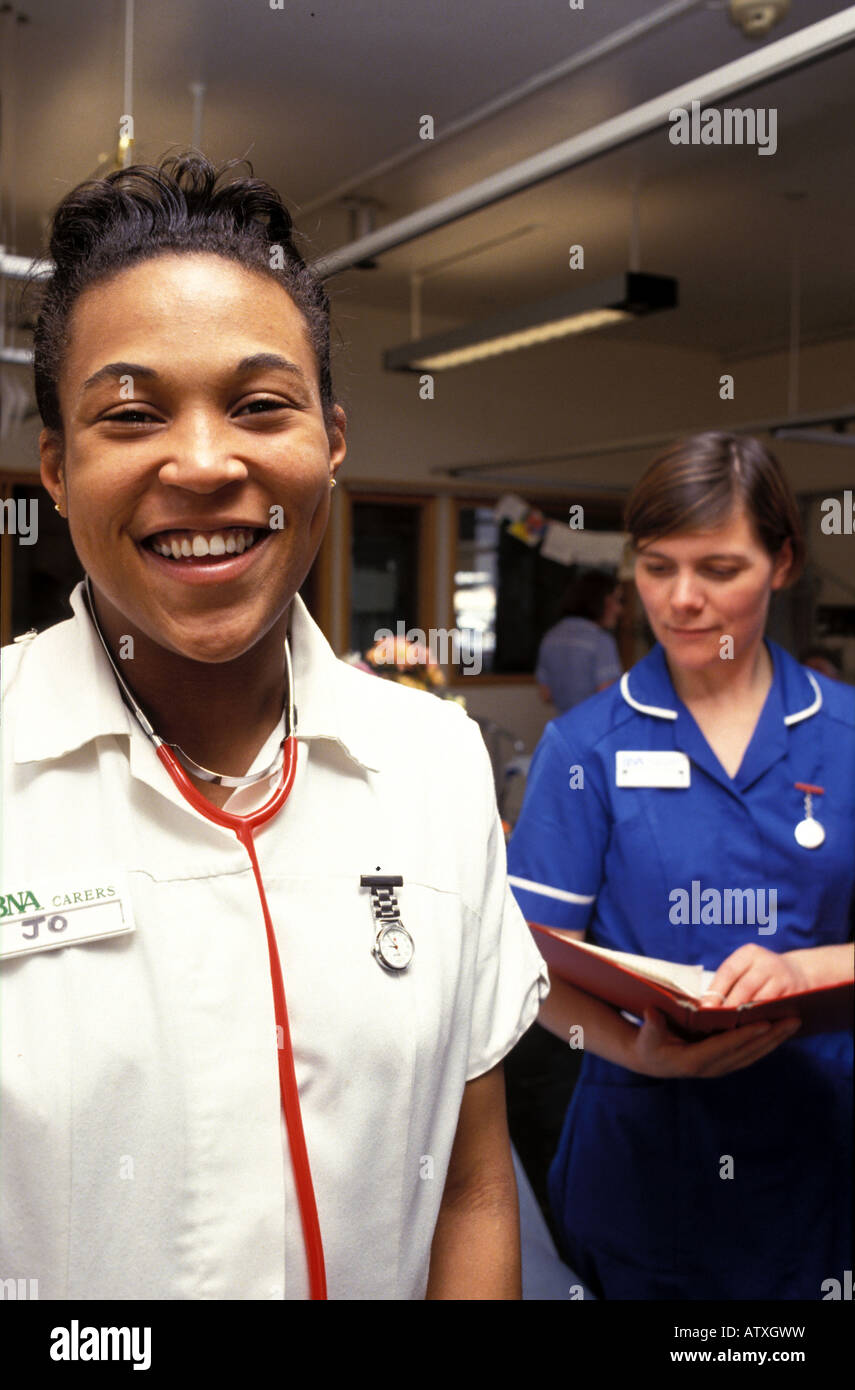 Hospital uk nurse helping patient hi-res stock photography and images ...
