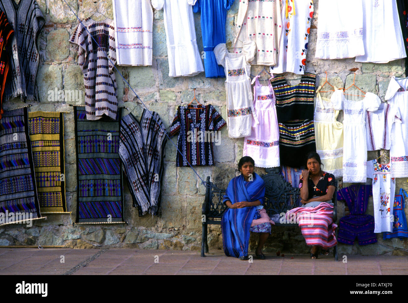 women at oaxaca market Stock Photo - Alamy