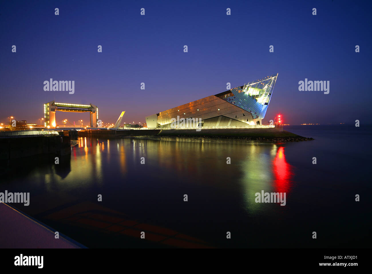 Deep hull hi-res stock photography and images - Alamy