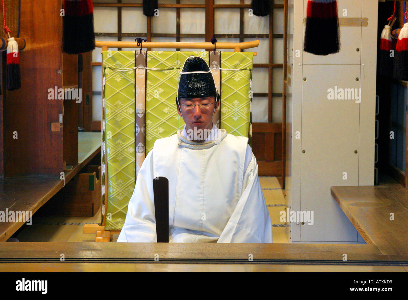 Shintoism japan priest hi-res stock photography and images - Alamy