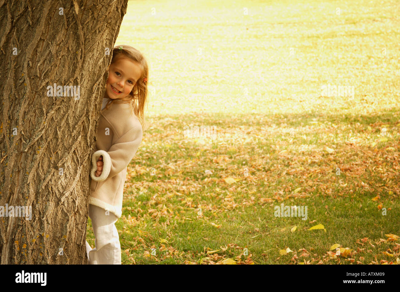 Female peek peeking hi-res stock photography and images - Alamy