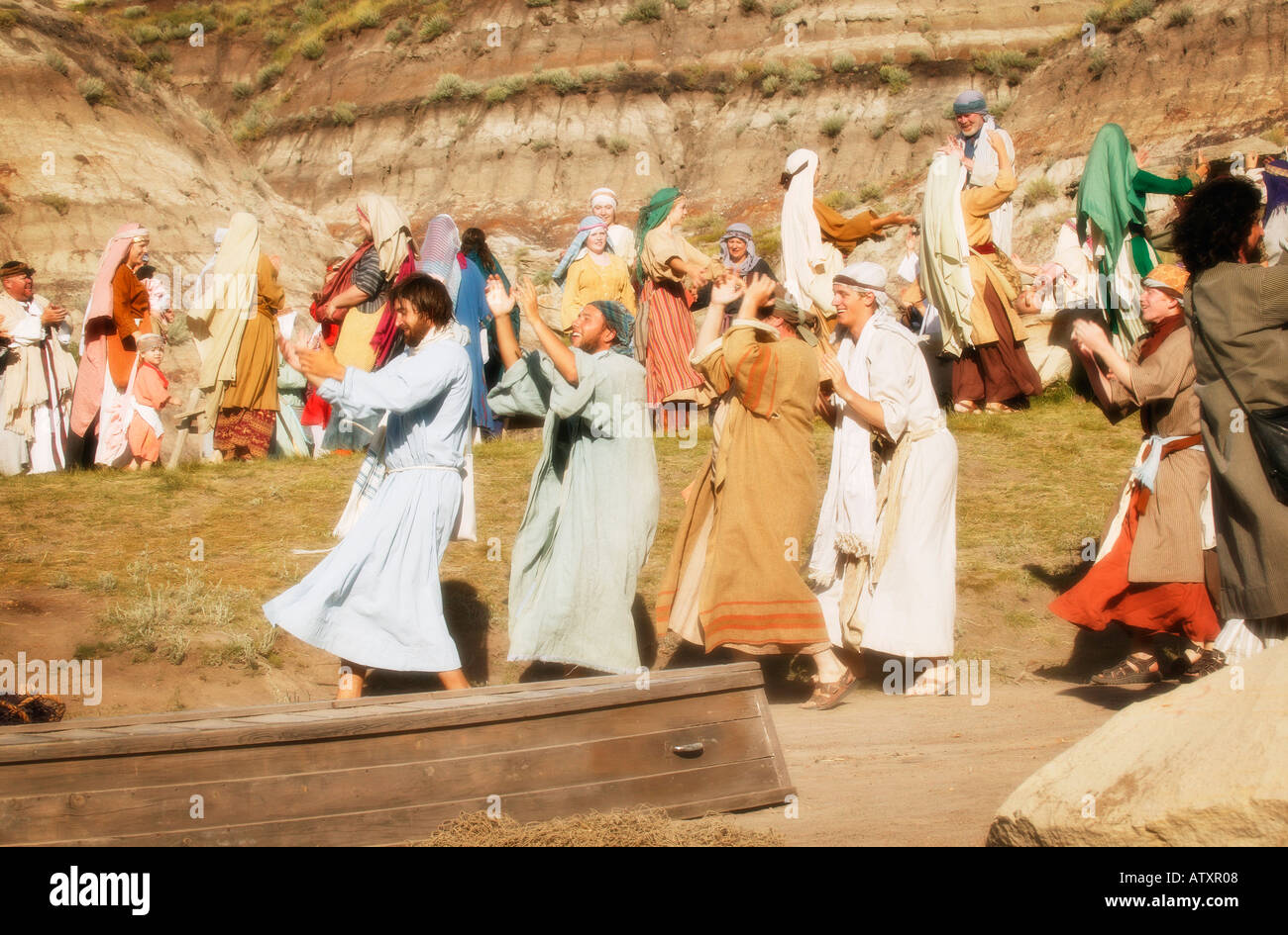 Jewish women dancing hi-res stock photography and images - Alamy