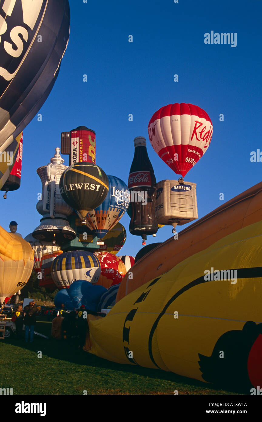 Mass ascent of hot air balloons at dawn Stock Photo - Alamy