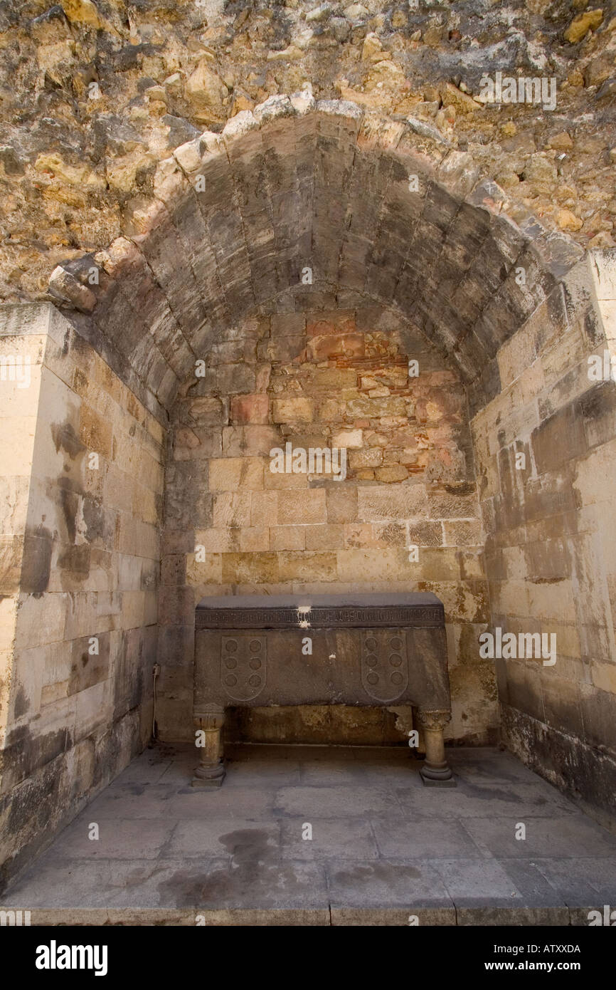 Tomb the Sé Lisbon Stock Photo - Alamy