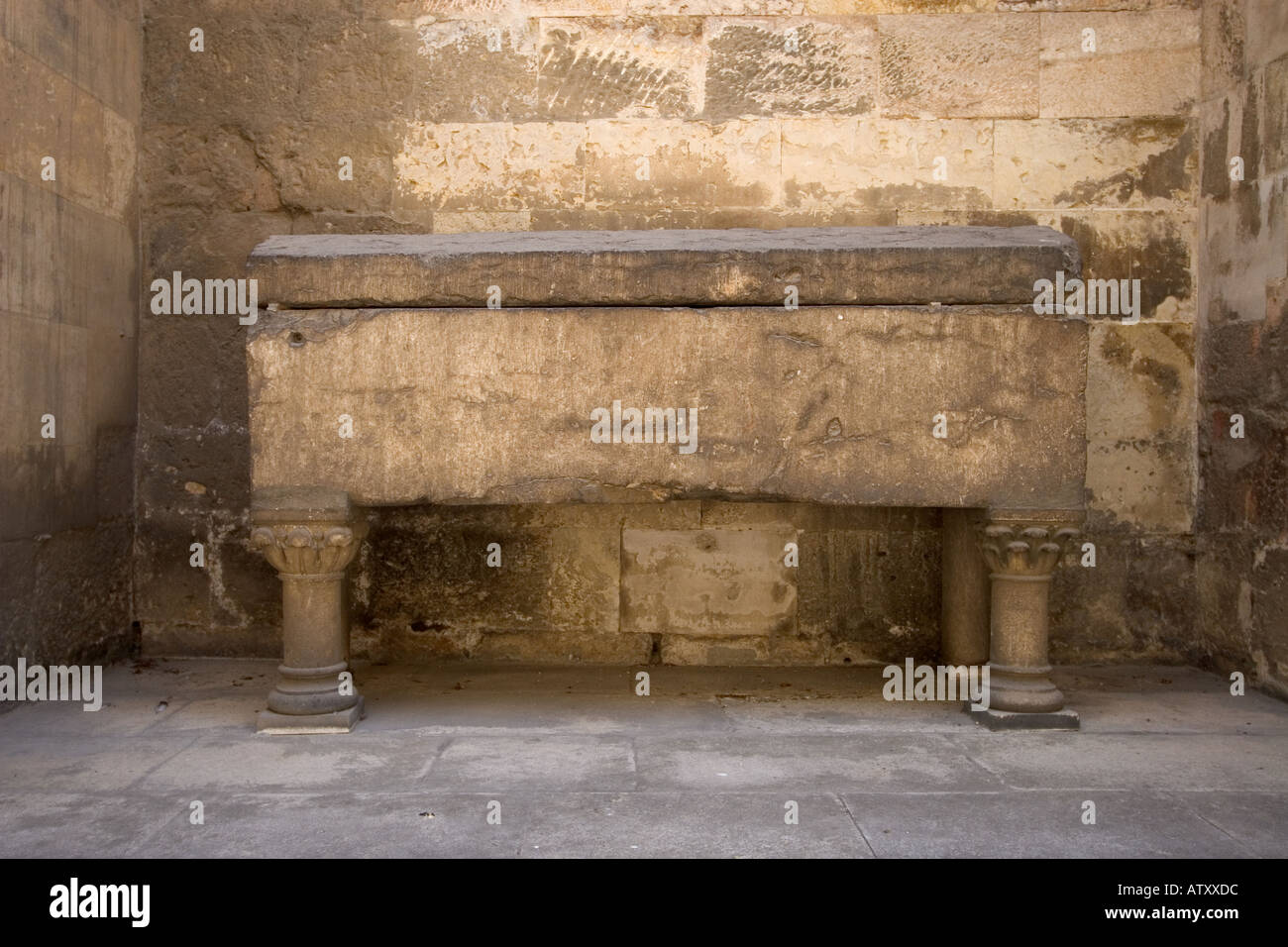 Tomb the Sé Lisbon Stock Photo - Alamy