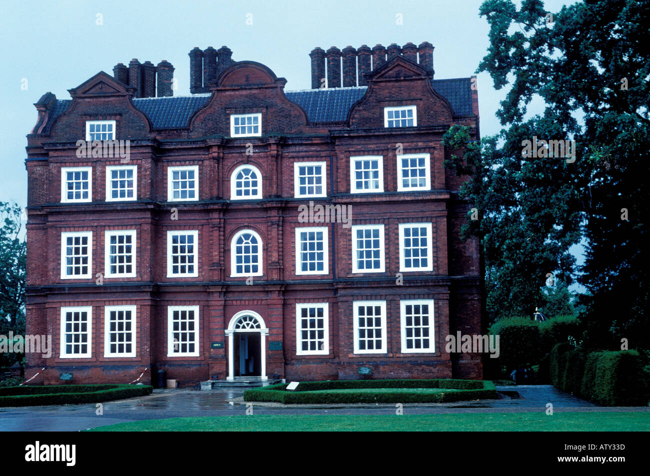 Old kew palace hi-res stock photography and images - Alamy