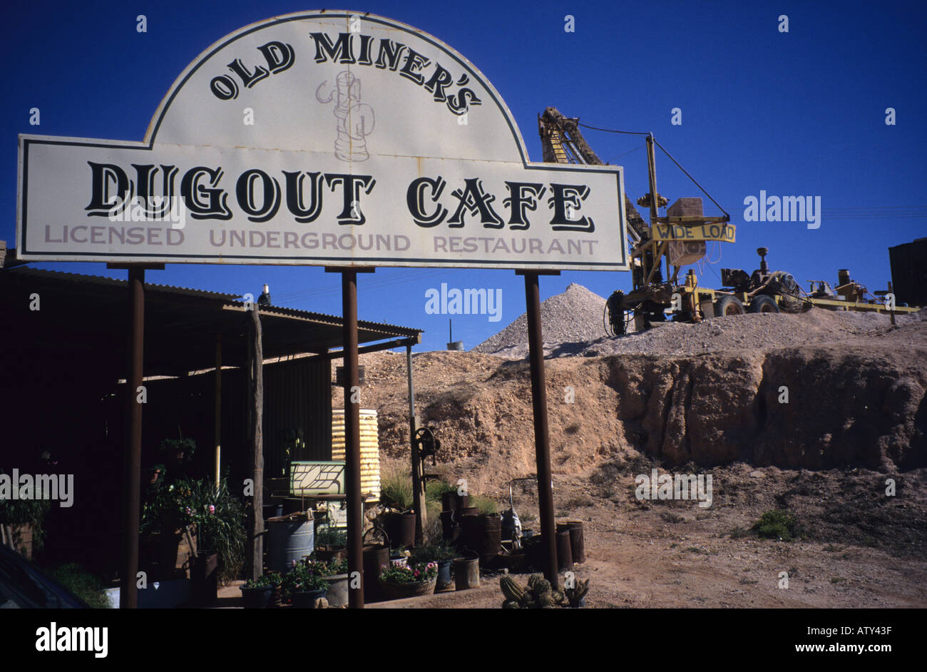 South Australia the old Miners Dugout Cafe Coober Pedy Stock Photo - Alamy