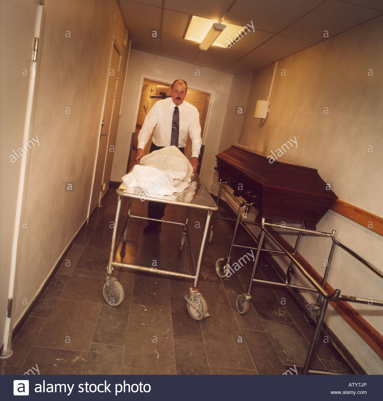 Deadbody Stock Photos & Deadbody Stock Images - Alamy