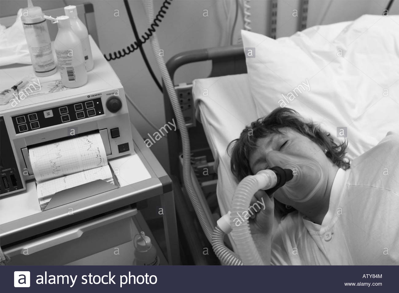 Oxygen Mask Black and White Stock Photos & Images - Alamy