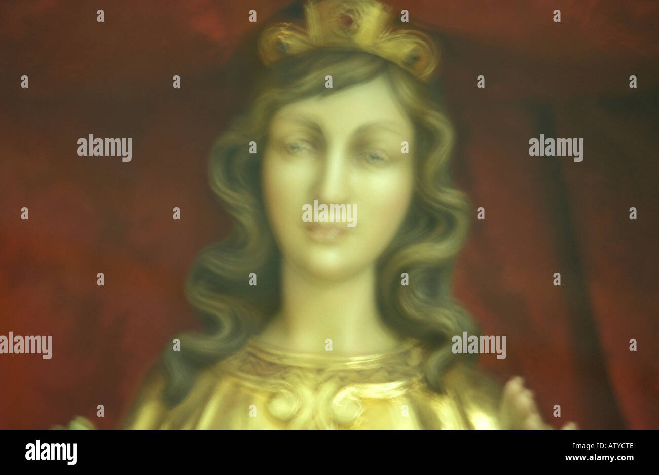 Statue of the Virgin Mary Italy Stock Photo - Alamy