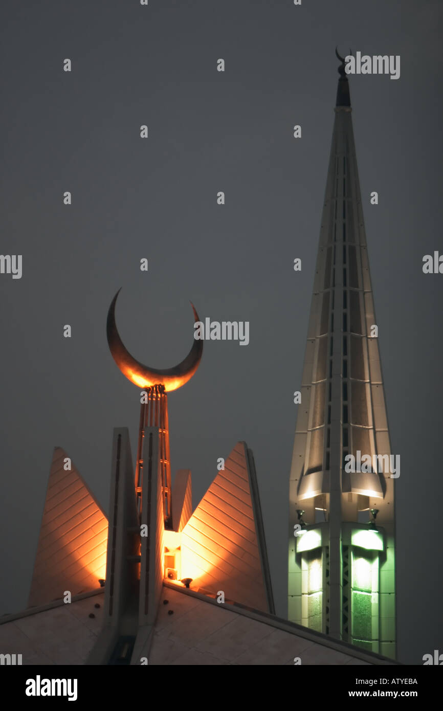 Faisal mosque night islamabad pakistan hi-res stock photography and ...