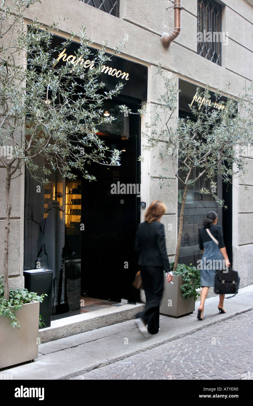 Paper moon restaurant bagutta street hi-res stock photography and ...