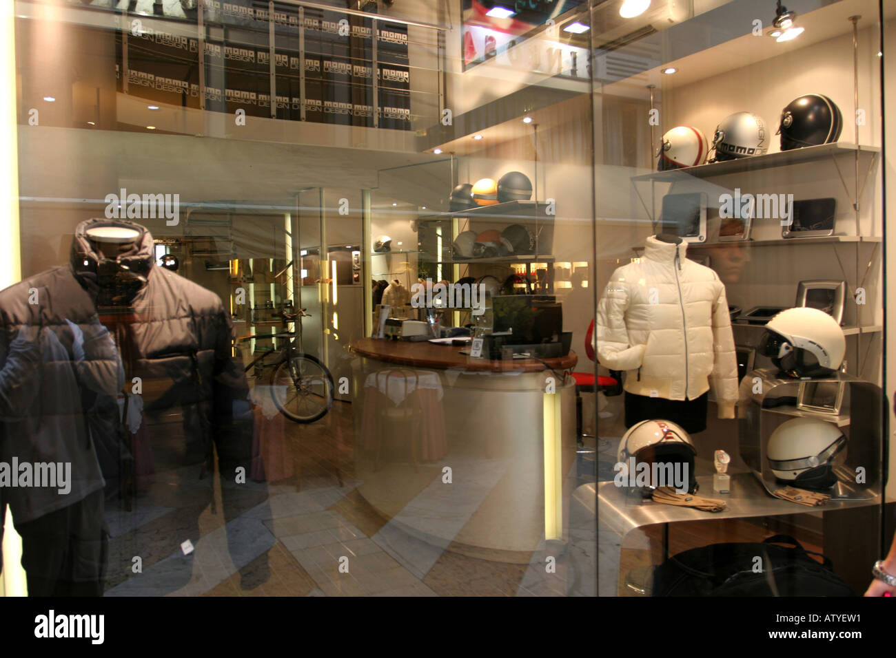 Momodesign hi-res stock photography and images - Alamy