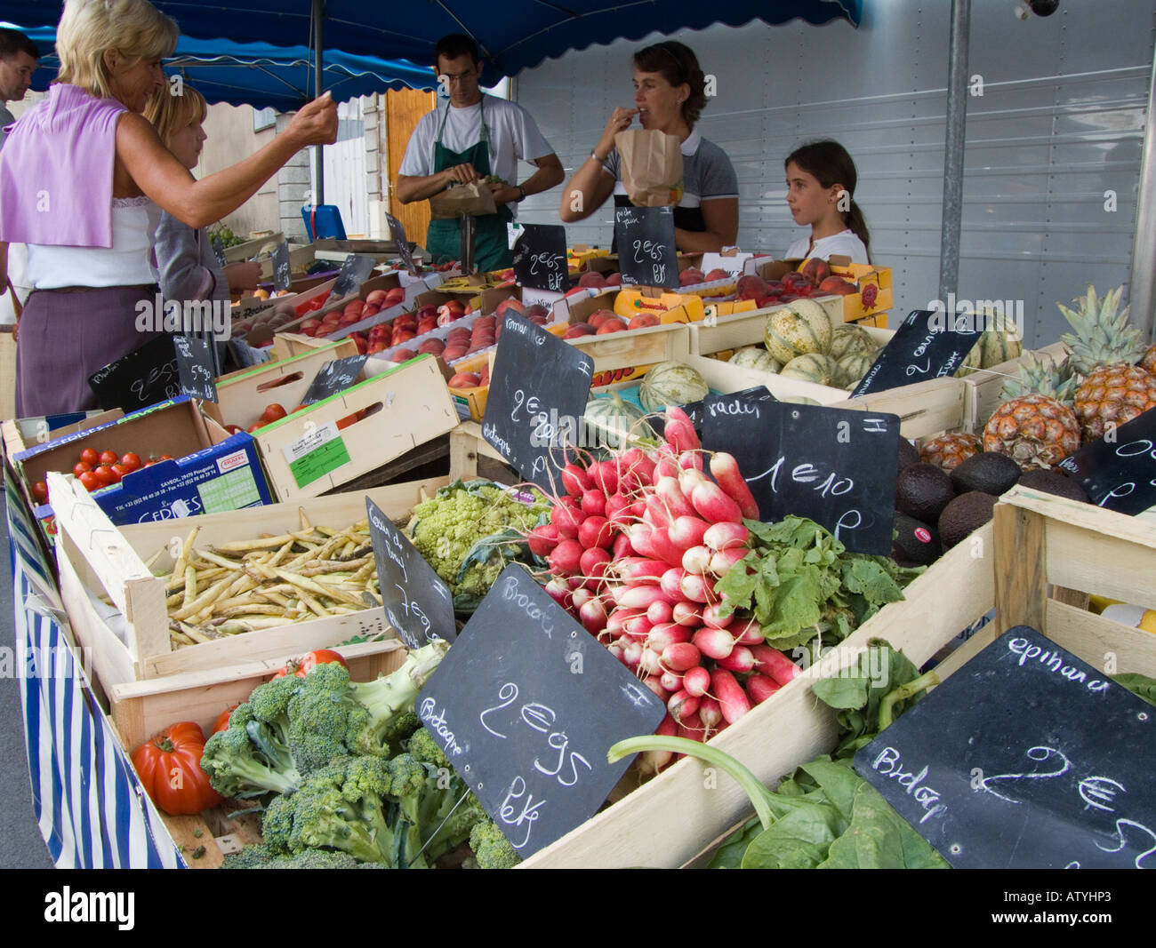 Normandy farmers market hi-res stock photography and images - Alamy