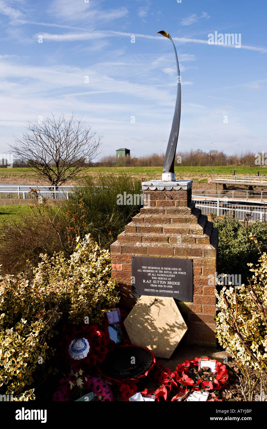 Sutton bridge swing bridge lincolnshire hi-res stock photography and ...