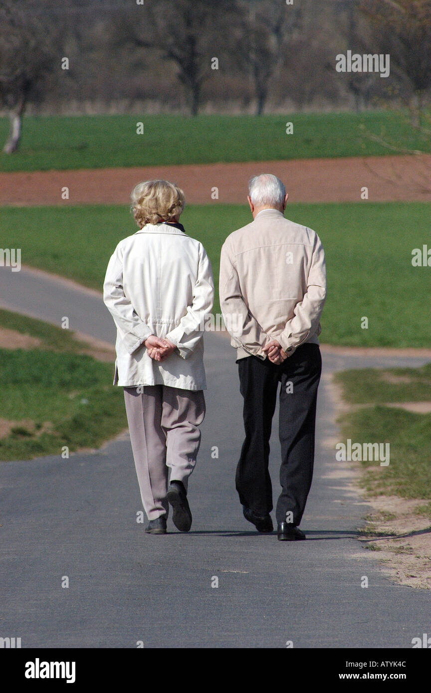 Rentner Paar Ehepaar Stock Photo - Alamy