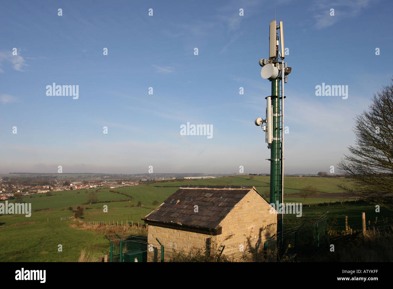 Mast installation hi-res stock photography and images - Alamy