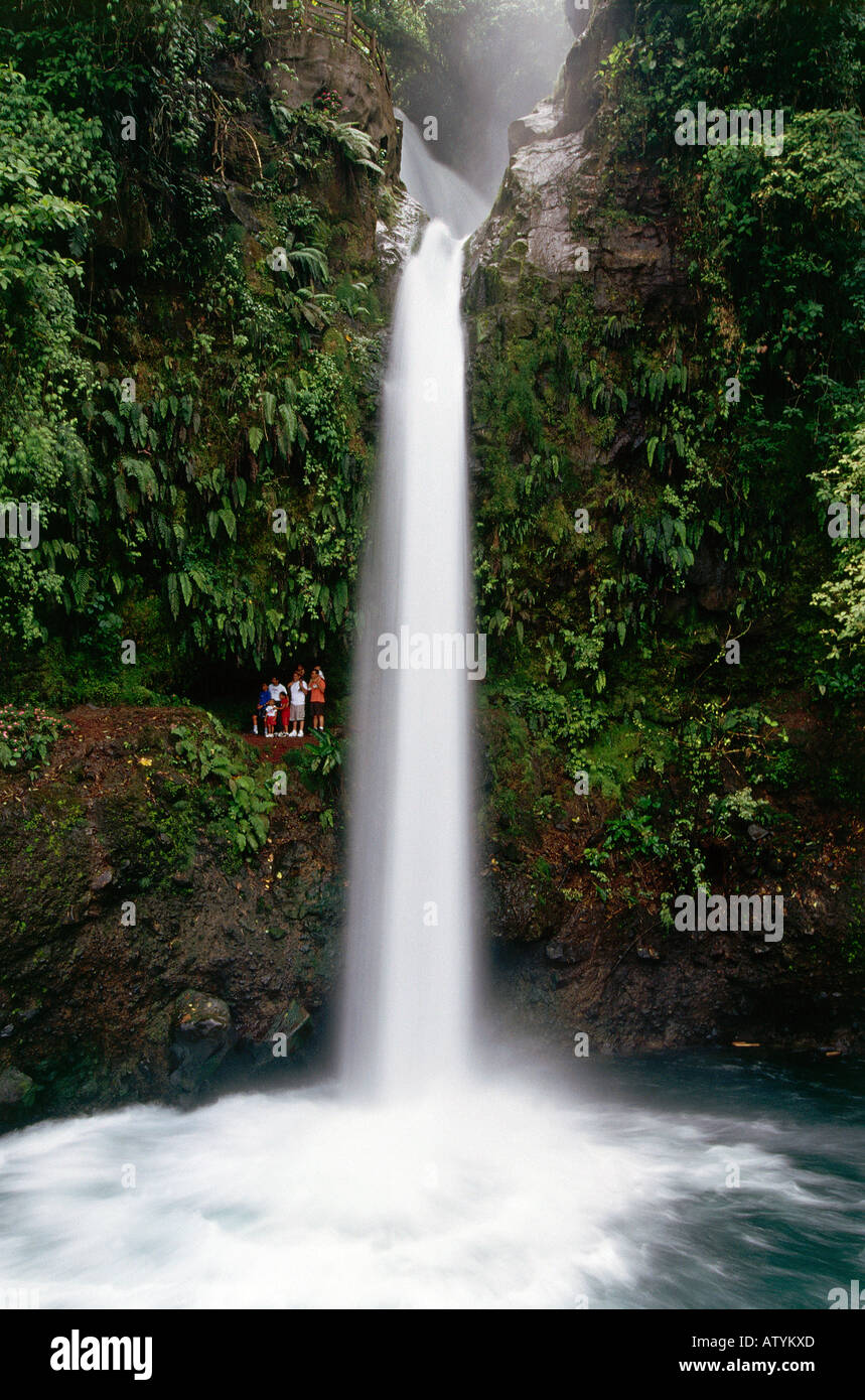 Catarata La Paz waterfall between the summits of Poas and Volcan Barva ...