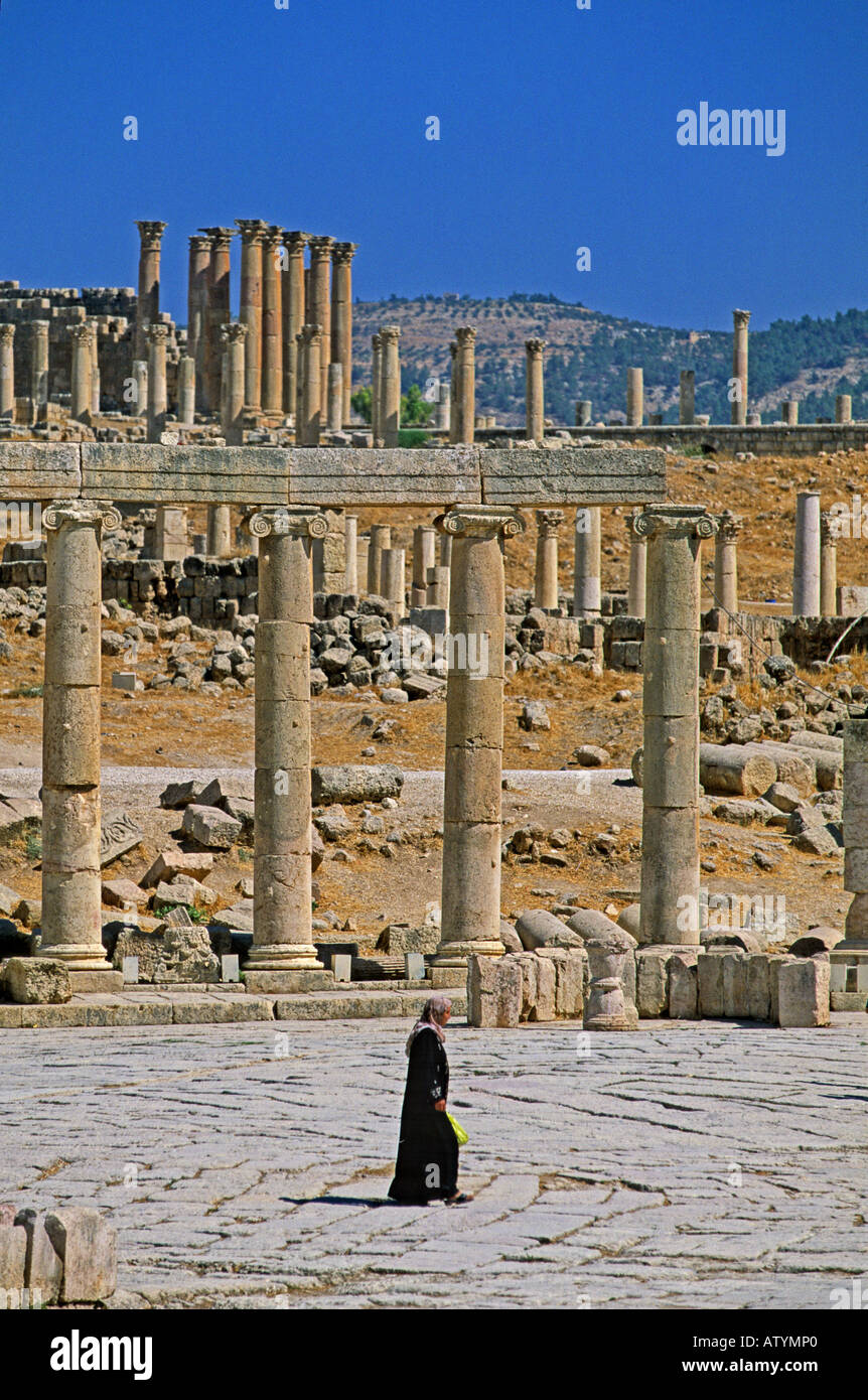 Cardo Maximus ruins Jerash Jordan Middle East Stock Photo - Alamy