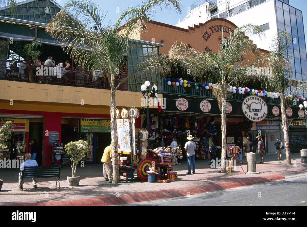 Revolution avenue hi-res stock photography and images - Alamy