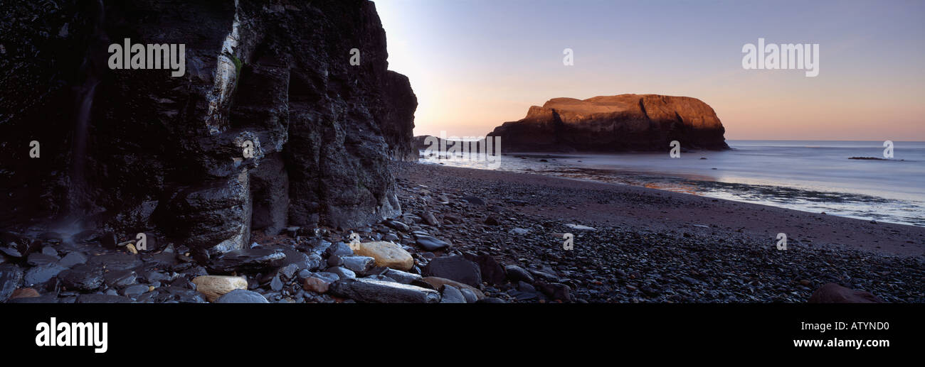 Whitby jet black hi-res stock photography and images - Alamy