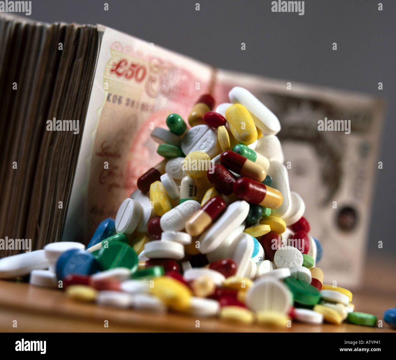 Prescriptions and money hi-res stock photography and images - Alamy