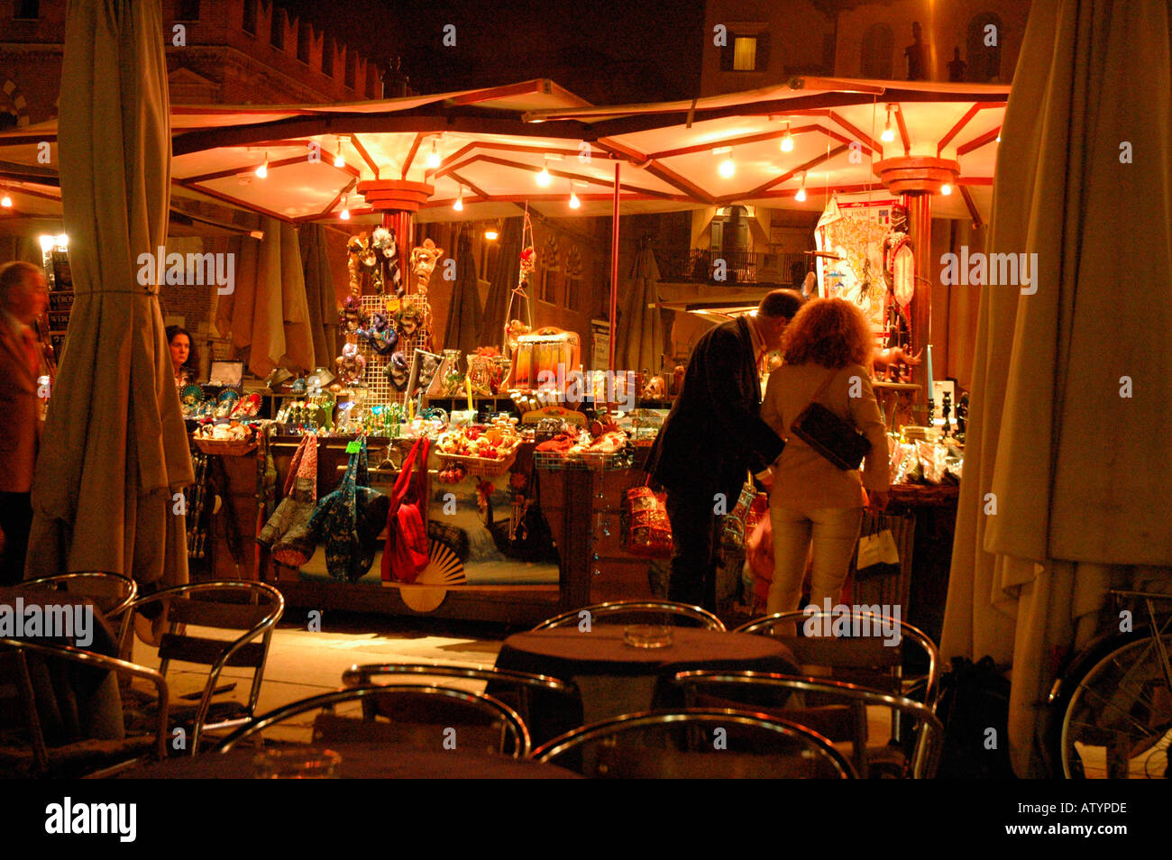 Market Stall,Piazza Erbe,Verona,Italy Stock Photo - Alamy