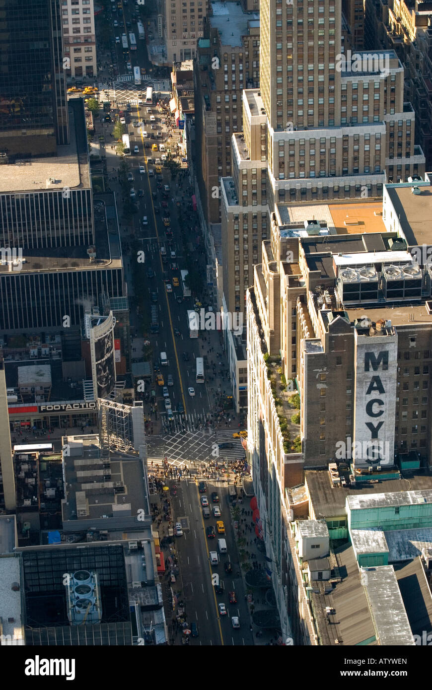 West 34 street hi-res stock photography and images - Alamy