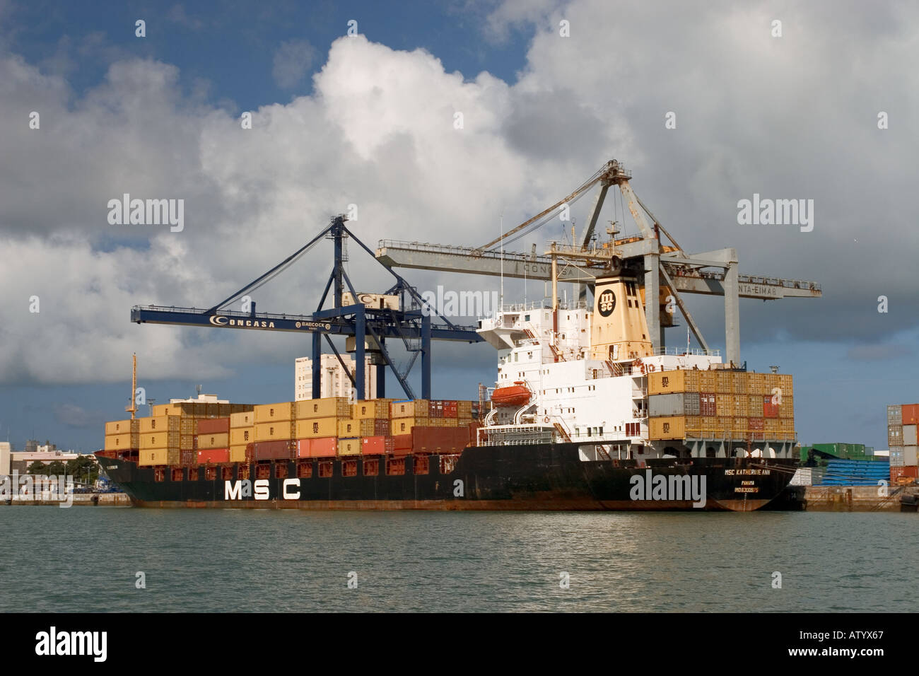 Loading of cargo ships hi-res stock photography and images - Alamy