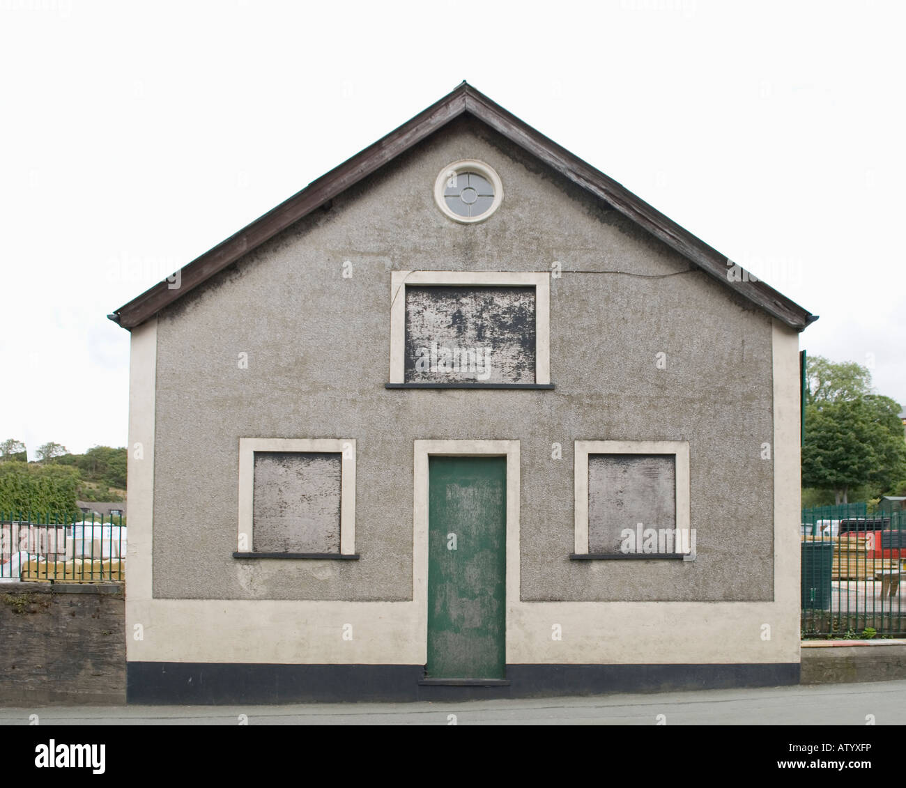 Derelict empty sad house hi-res stock photography and images - Alamy