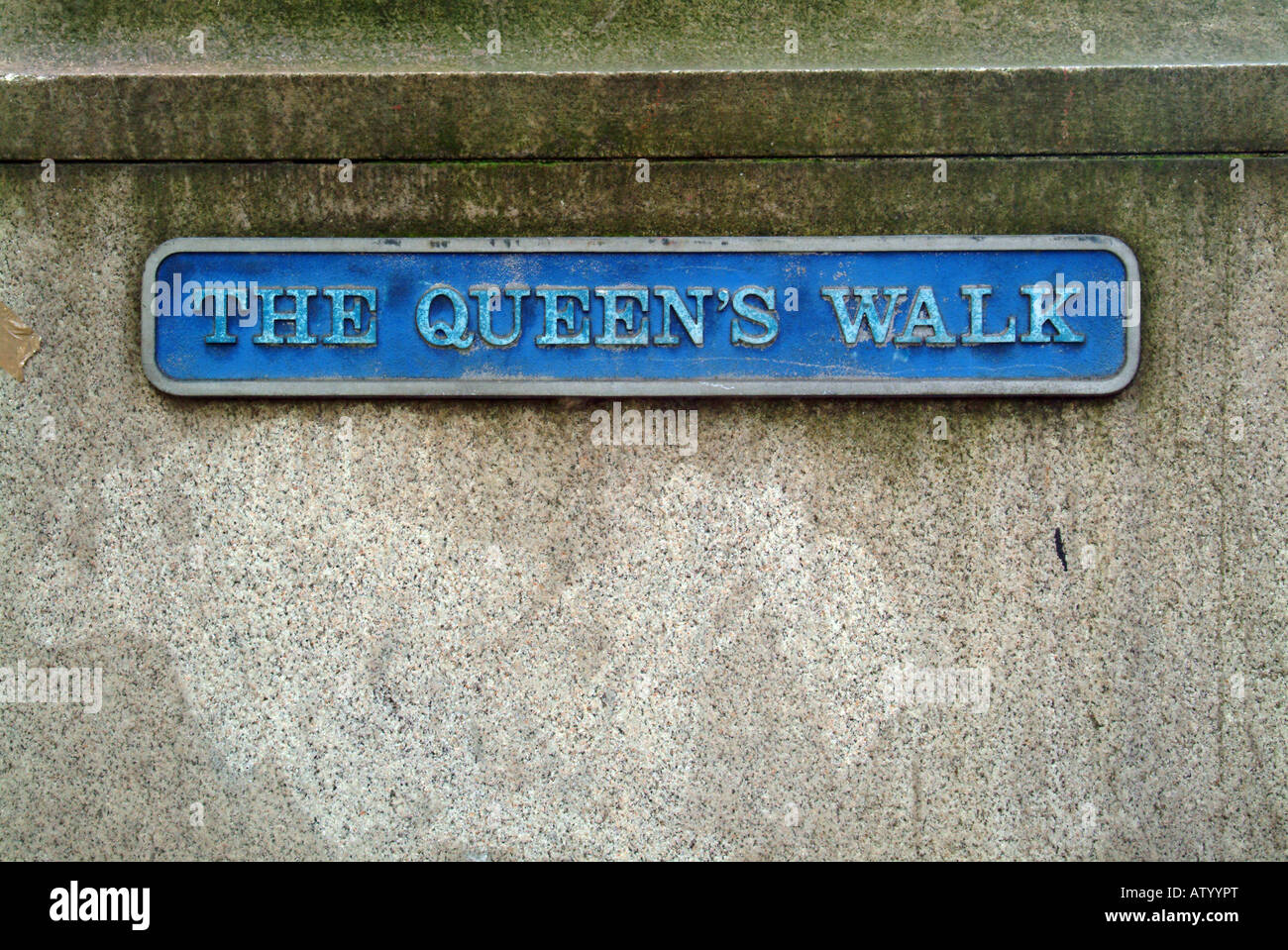 Queens walk hi-res stock photography and images - Alamy