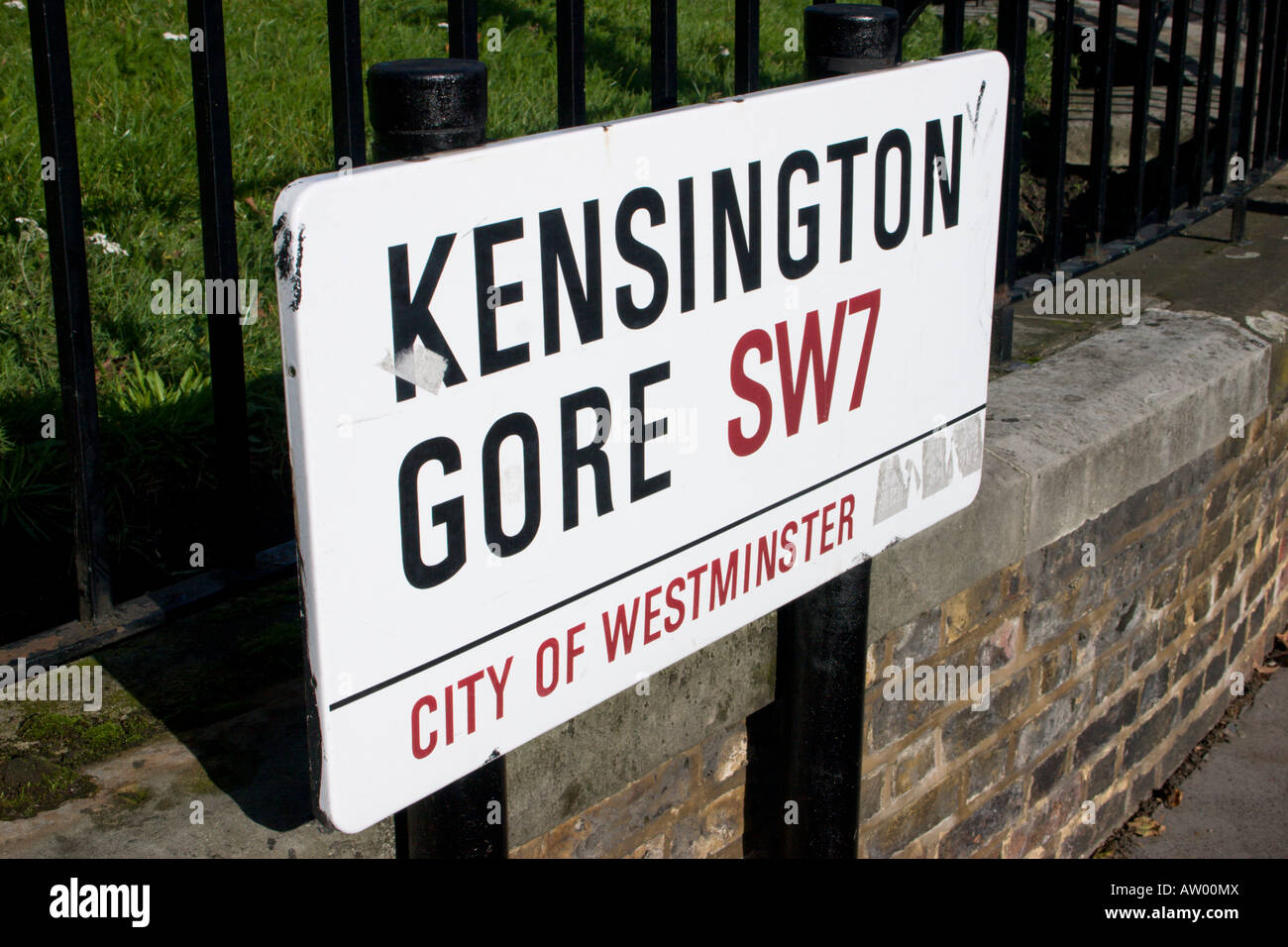 Kensington Gore London SW7 street name sign Stock Photo - Alamy