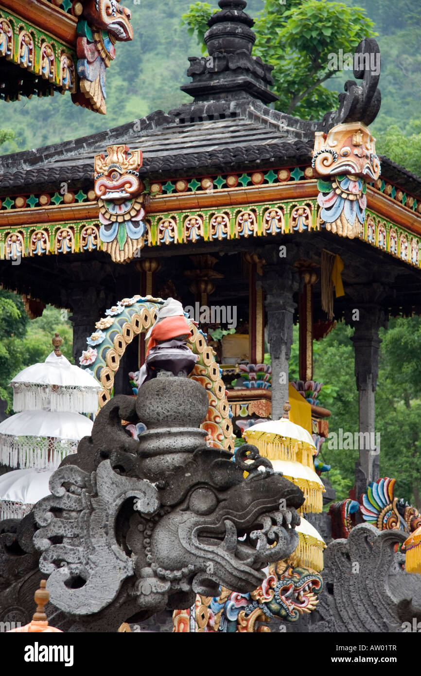Stone carvings in Pura Melanting, North Bali, Indonesia Stock Photo - Alamy