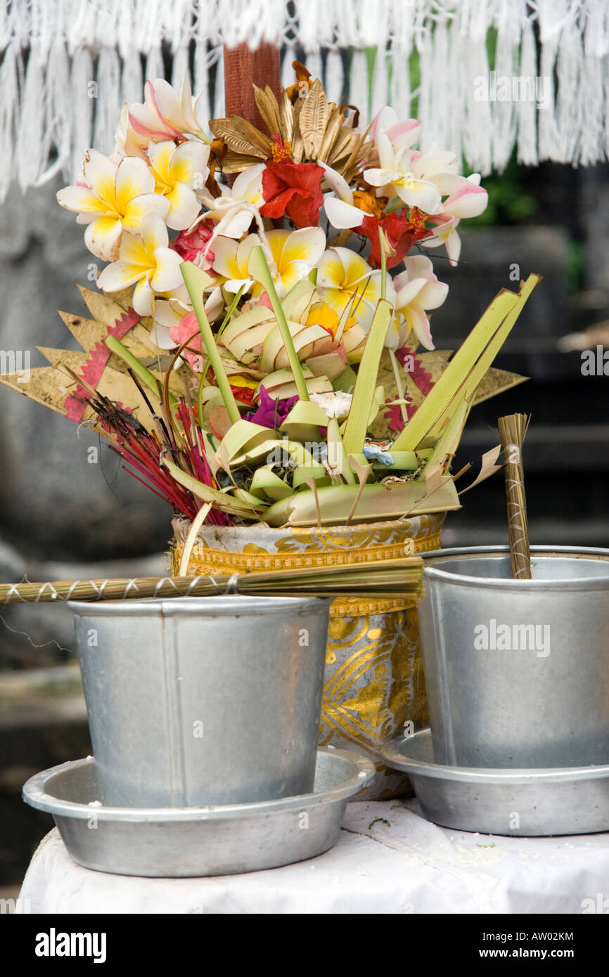 An offering, Pura Melanting, North Bali Stock Photo - Alamy