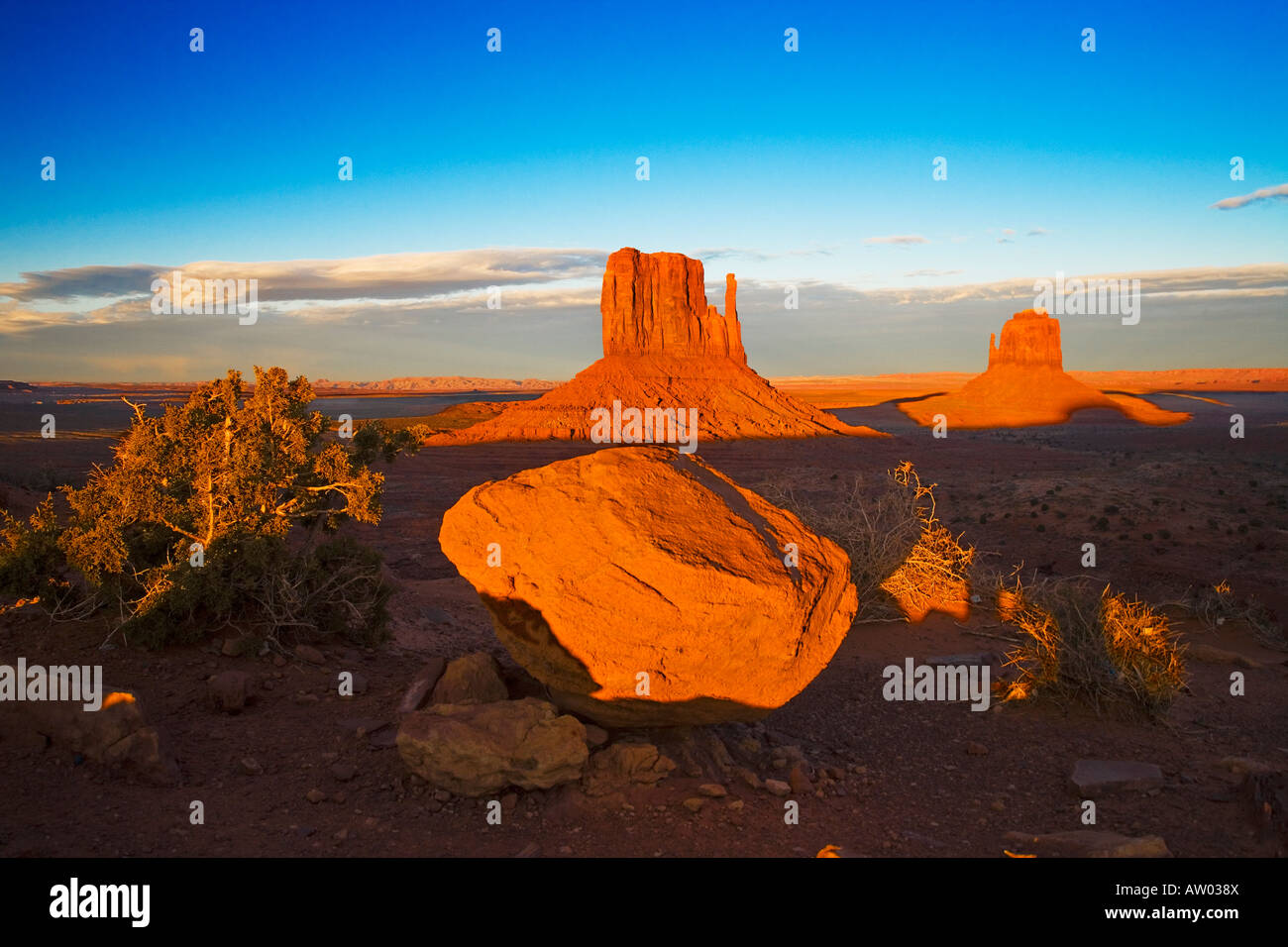 The Mittens at Sunset Monument Valley Southern Utah USA Stock Photo - Alamy